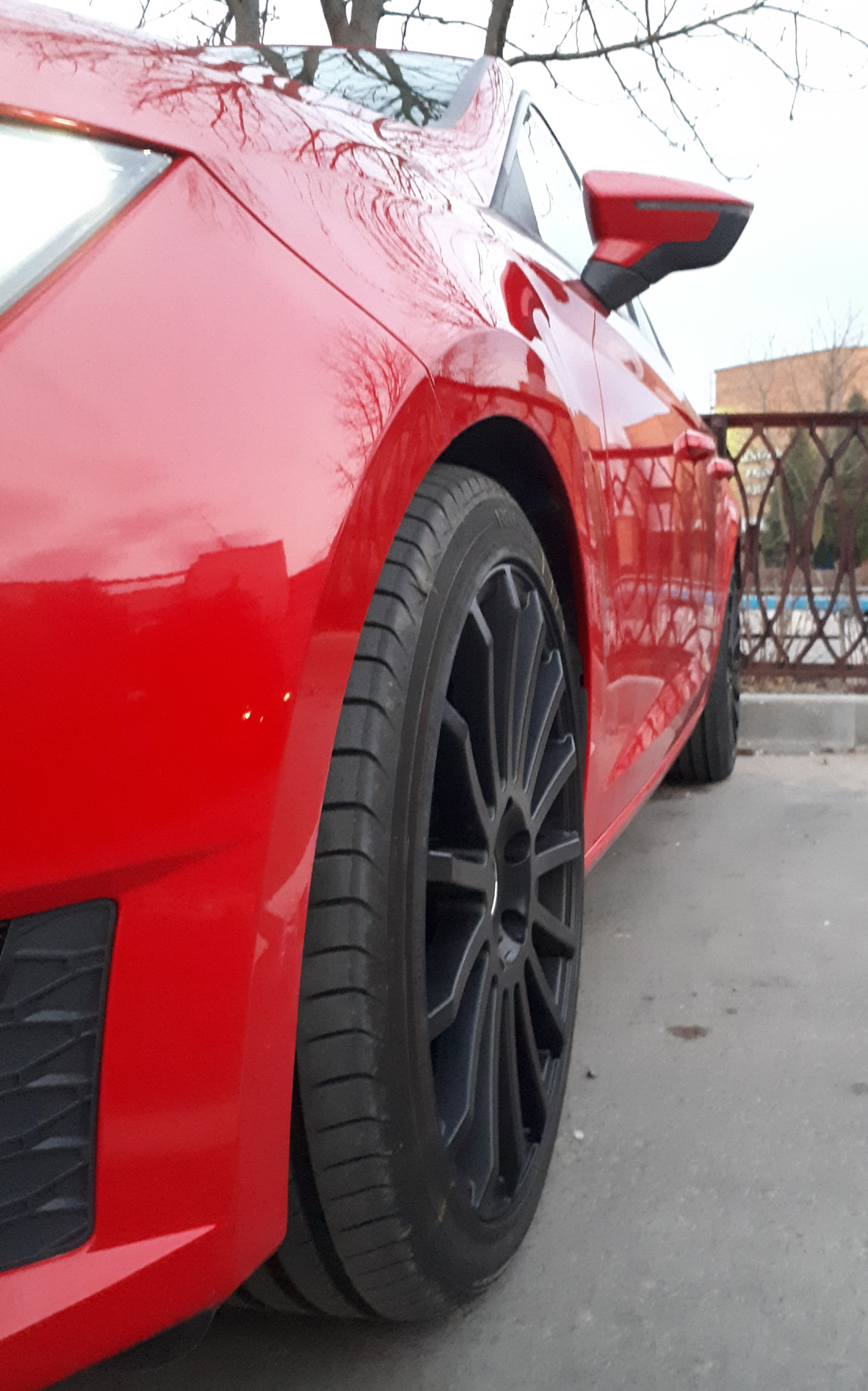 R18 8j et43 — SEAT Leon FR (Mk3), 1,8 л, 2014 года | аксессуары | DRIVE2