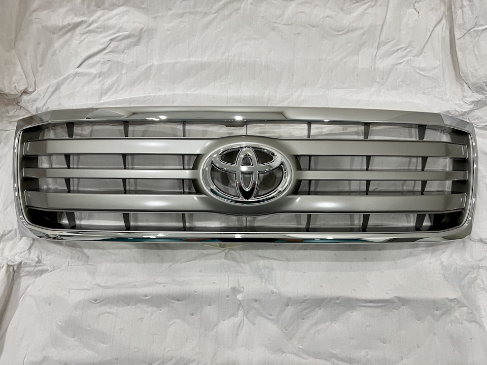 10. Новая оригинальная решетка. — Toyota Land Cruiser 100, 4,7 л, 2005 ...