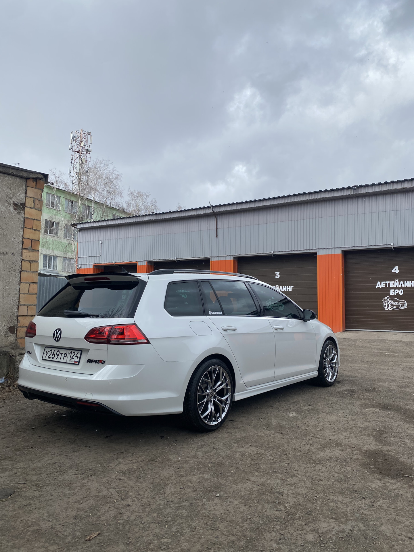 Меня роняли в детстве — Volkswagen Golf Variant (Mk7), 1,4 л, 2014 года ...