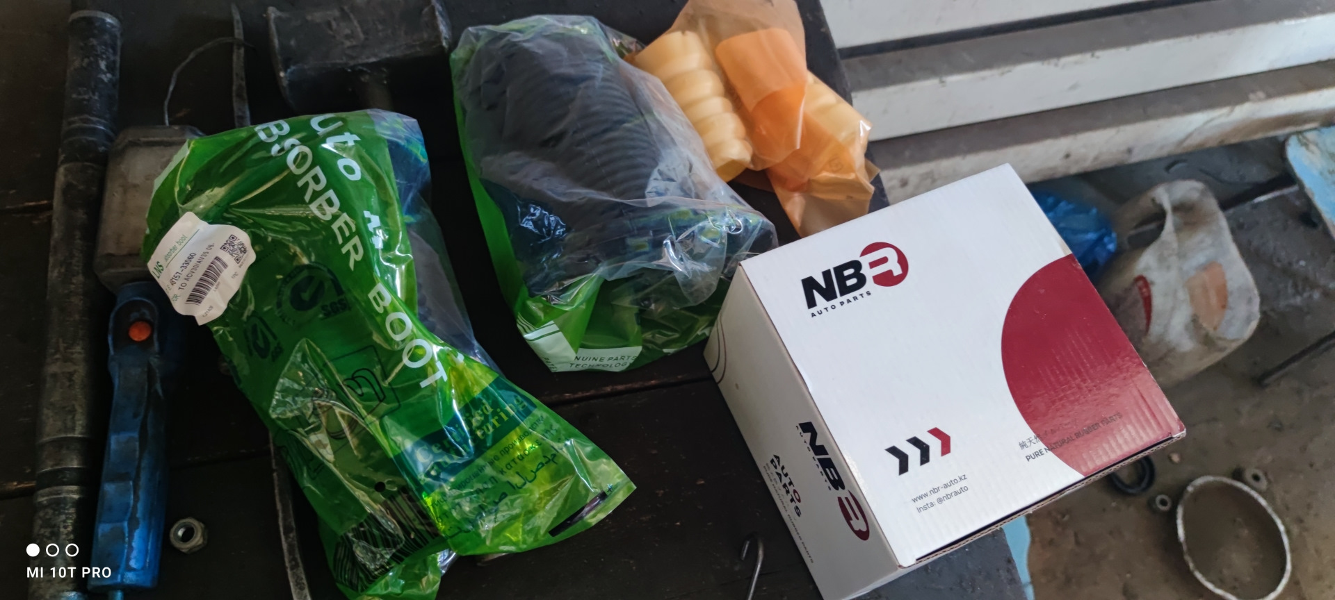 Замена опор амортизатора — Toyota Camry (XV40), 2,4 л, 2007 года ...