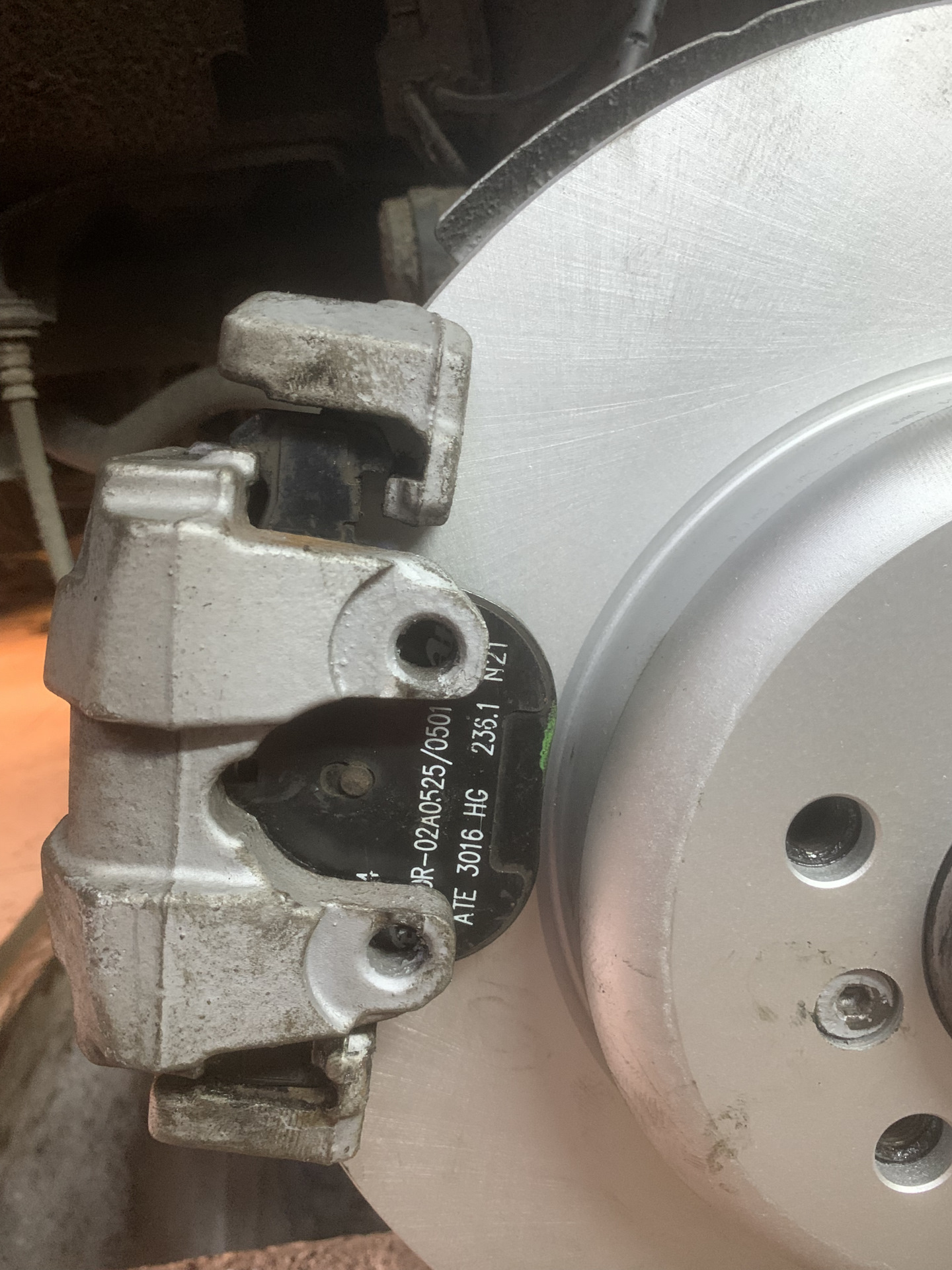 Привожу в порядок авто, диски/колодки, пыльники отбойники, защиты двс ...