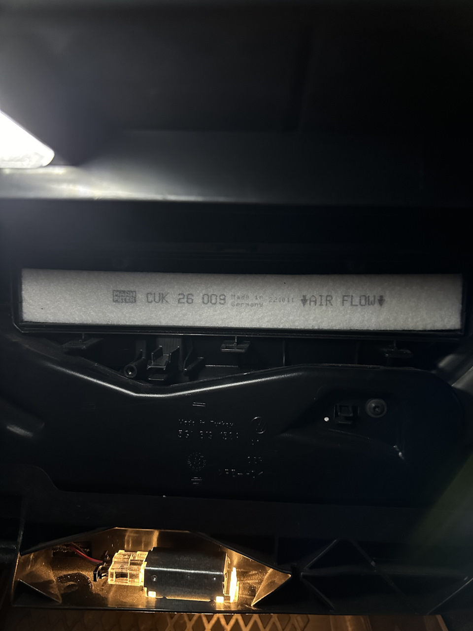 Замена салонного фильтра — Skoda Octavia A7 Mk3, 1,8 л, 2016 года ...