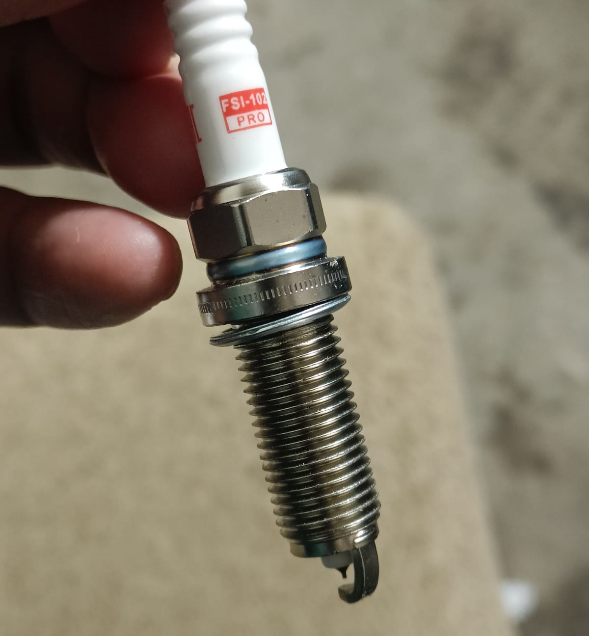 Замена свеч — Toyota Corolla Fielder (E140), 1,8 л, 2010 года ...