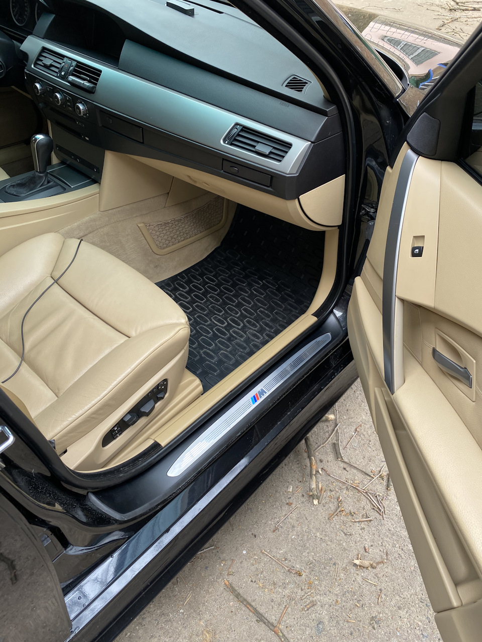 Новые накладки порогов М — BMW 5 series (E60), 3 л, 2006 года ...