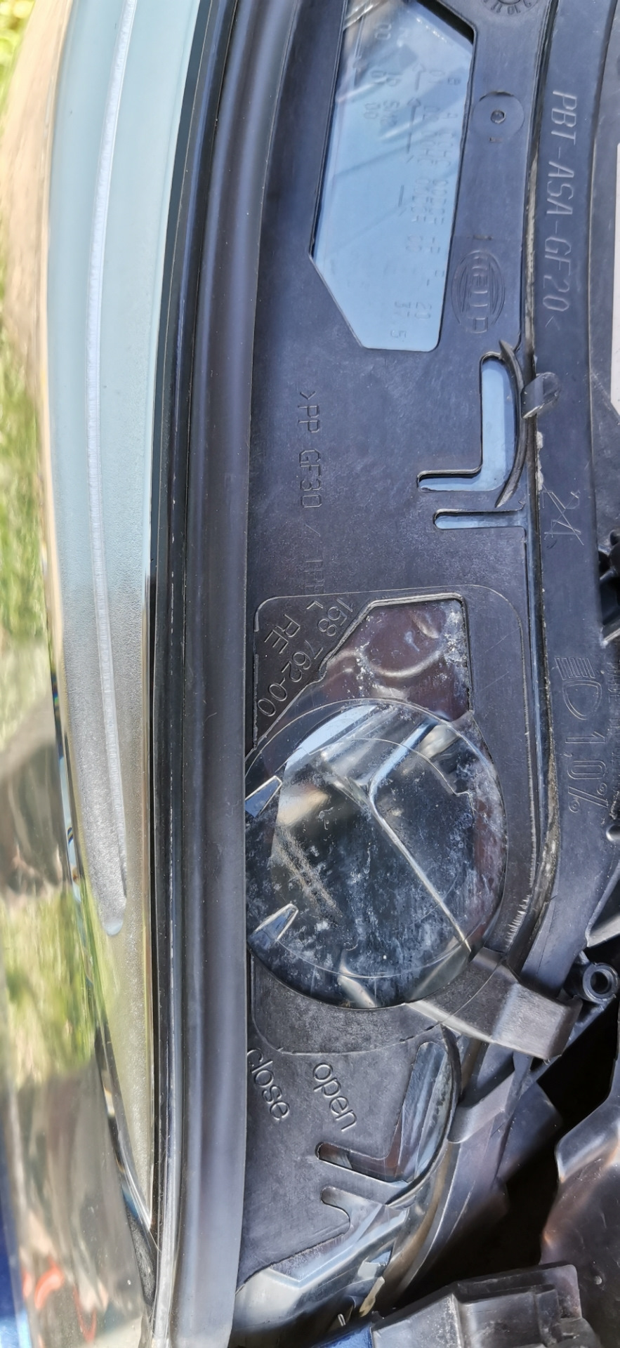 Замена уплотнителей фар — BMW 5 series Touring (E61), 2 л, 2009 года ...