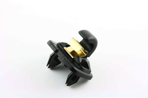 8U0857562A4PK Кронштейн крепления солнцезащитного козырька VAG ...