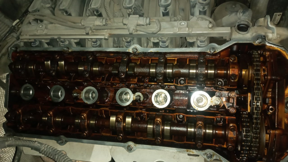 (94) Замена маслоотраж.колпачков BMW Group — BMW X5 (E53), 3 л, 2004 ...