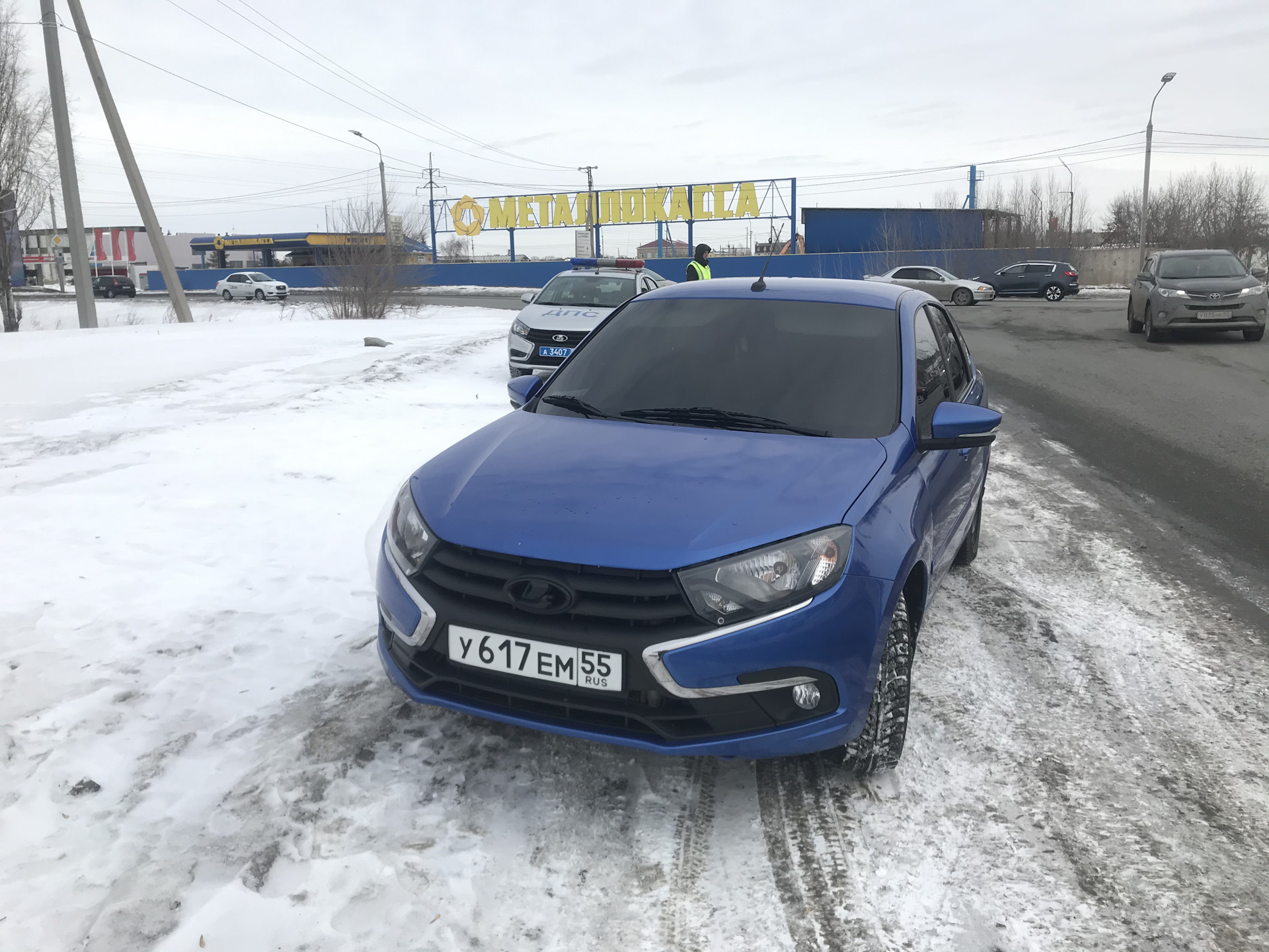 Черный потолок — Lada Гранта Лифтбек (2-е поколение), 1,6 л, 2018 года ...