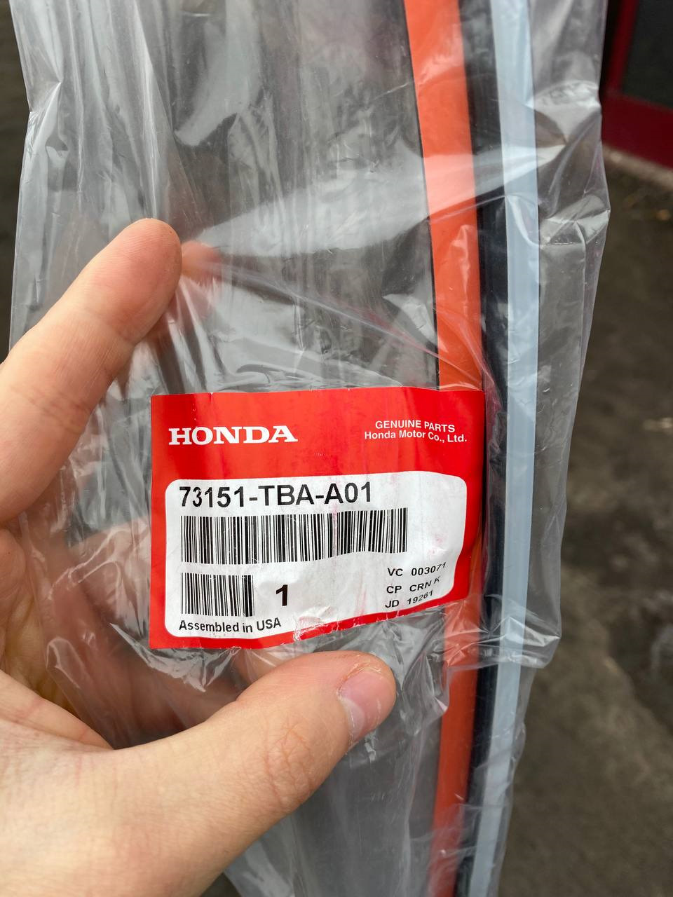 Замена лобового стекла — Honda Civic 4D (10G), 2 л, 2018 года | поломка ...