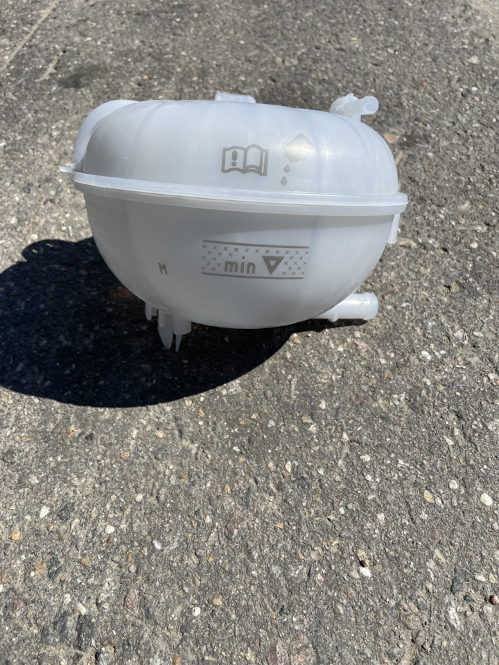 5Q0121407M Расширительный бачок VAG | Запчасти на DRIVE2