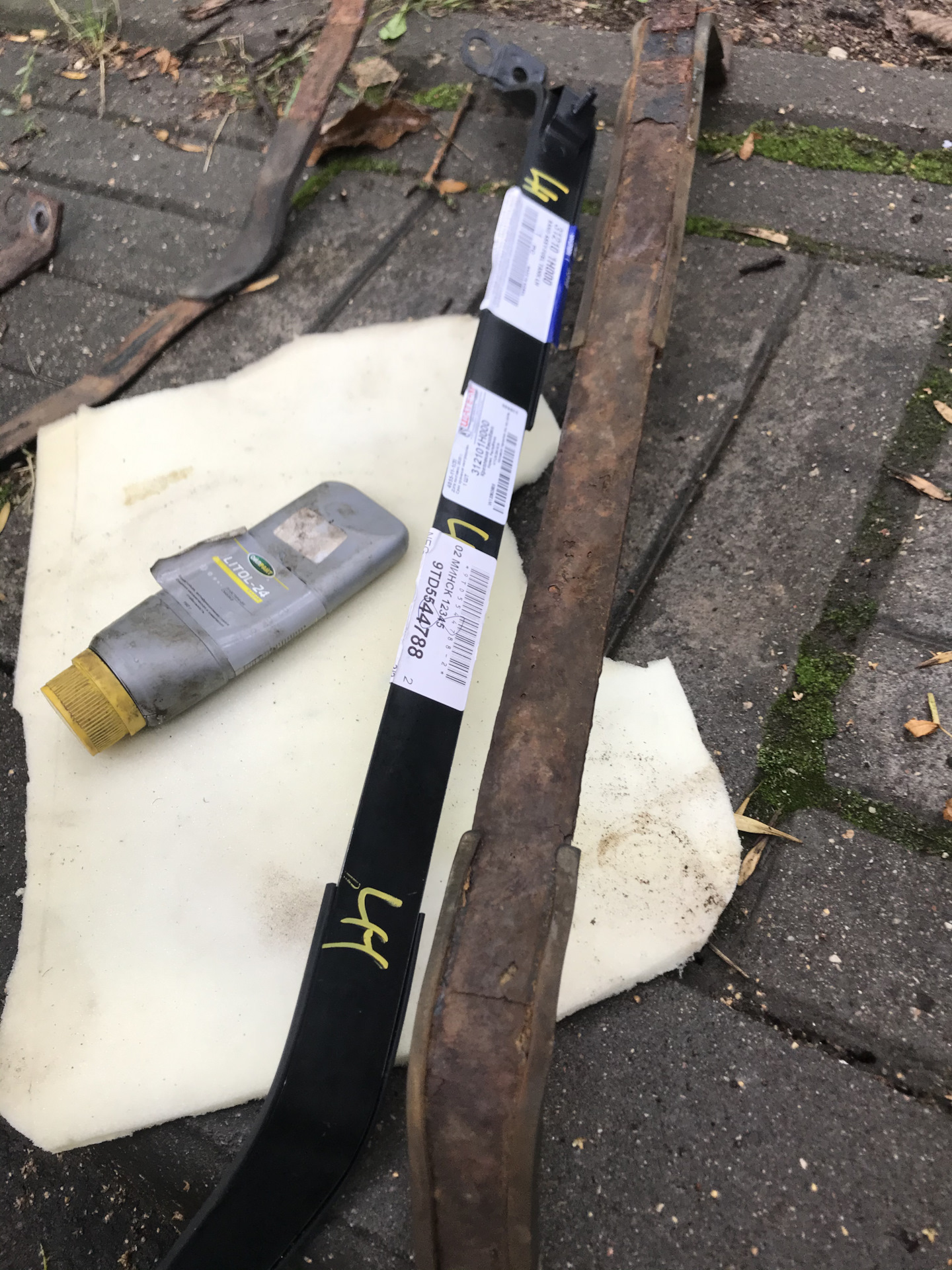 Замена крепления(хомутов) топливного бака — KIA Ceed (1G), 1,6 л, 2008 ...