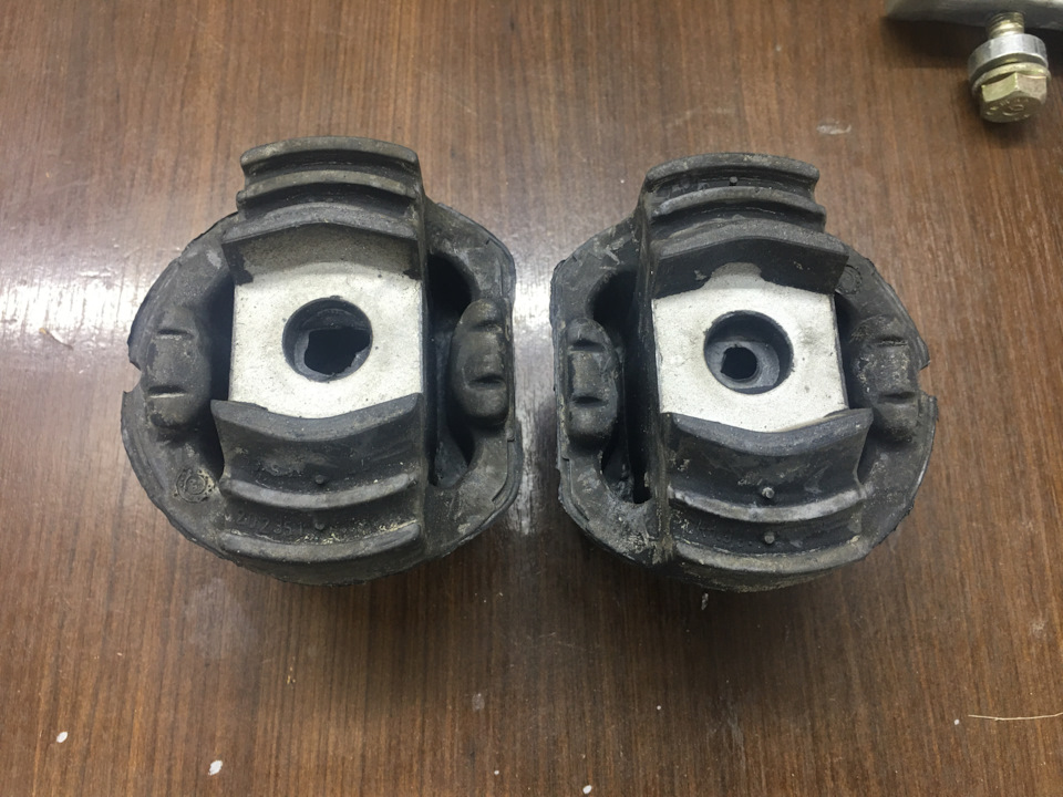 Ремкомплект подрамника (SUBFRAME MOUNT KIT) и комплект передних втулок ...