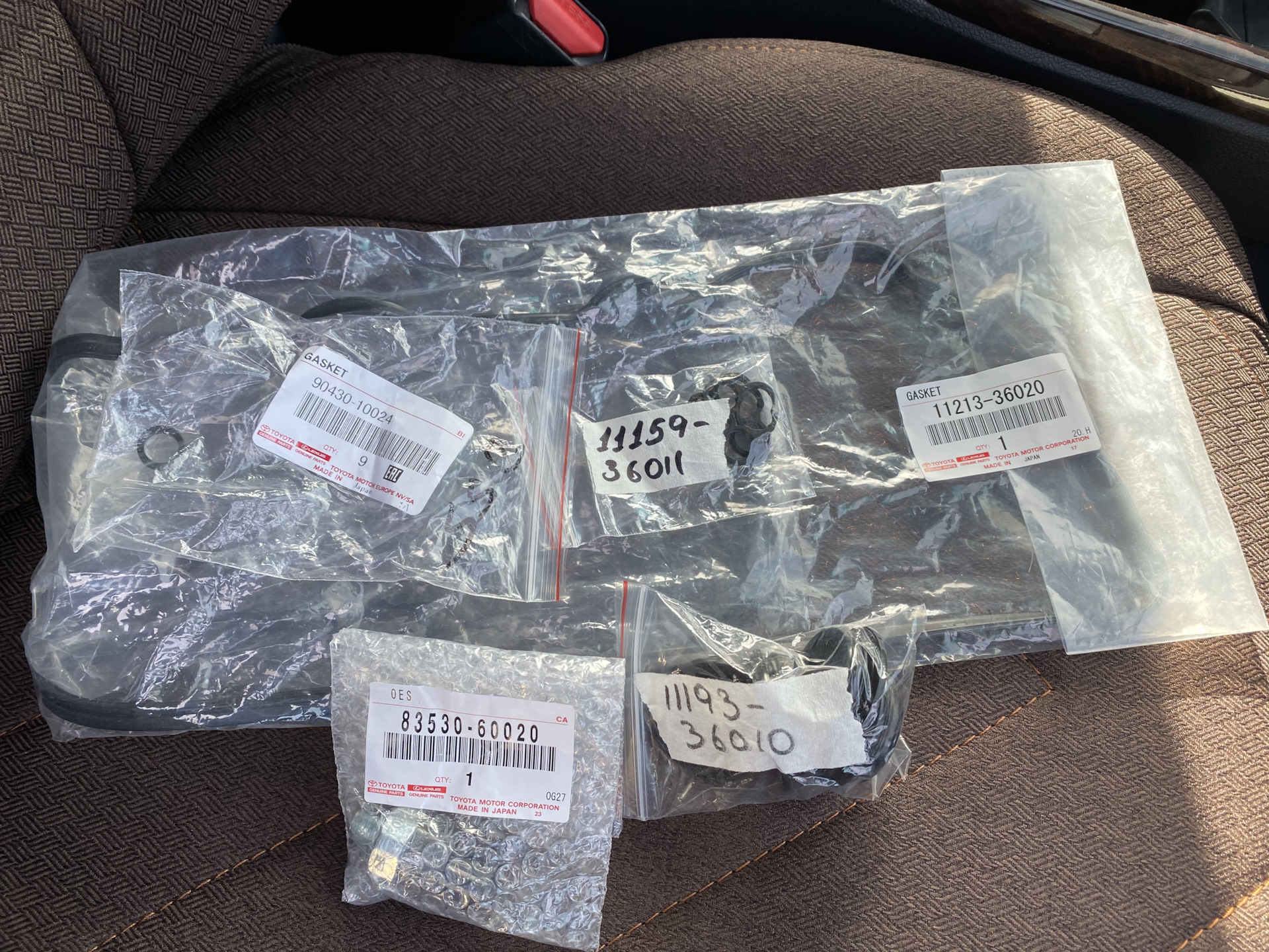 Замена прокладки клапанной крышки — Toyota Camry (XV50), 2,5 л, 2015 ...