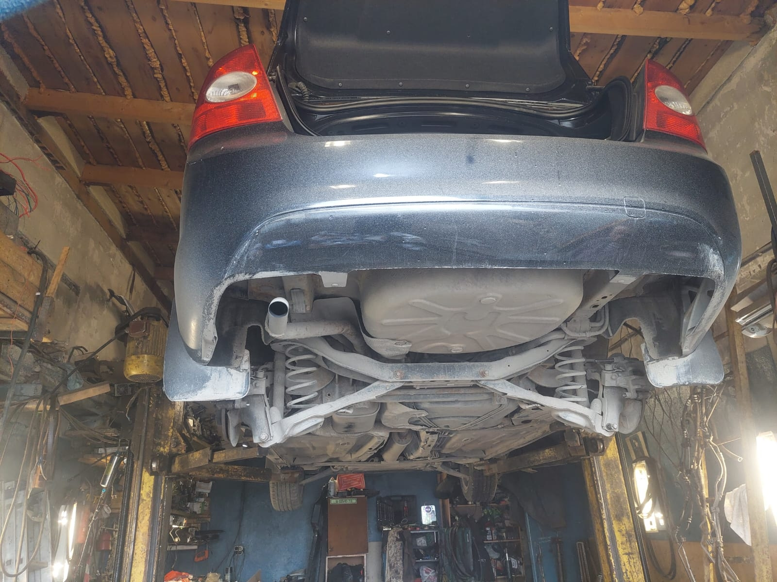 Замена задних рычагов — Ford Focus Sedan II, 1,6 л, 2010 года ...