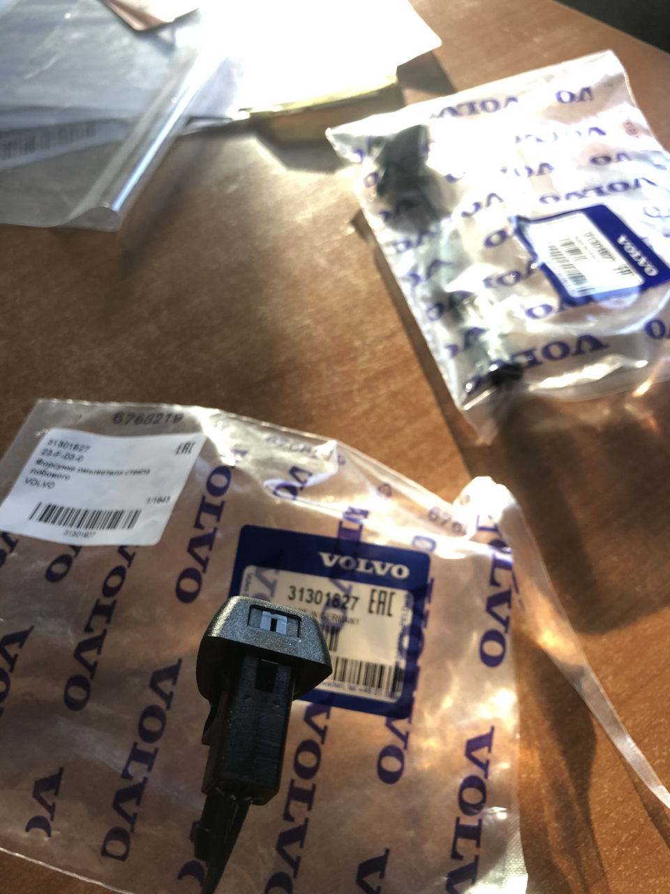 31301827 Форсунка омывателя лобового стекла Volvo | Запчасти на DRIVE2