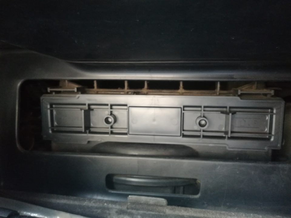 Фильтр салонный и крышка фильтра — Toyota Crown (S170), 2,5 л, 2002 ...