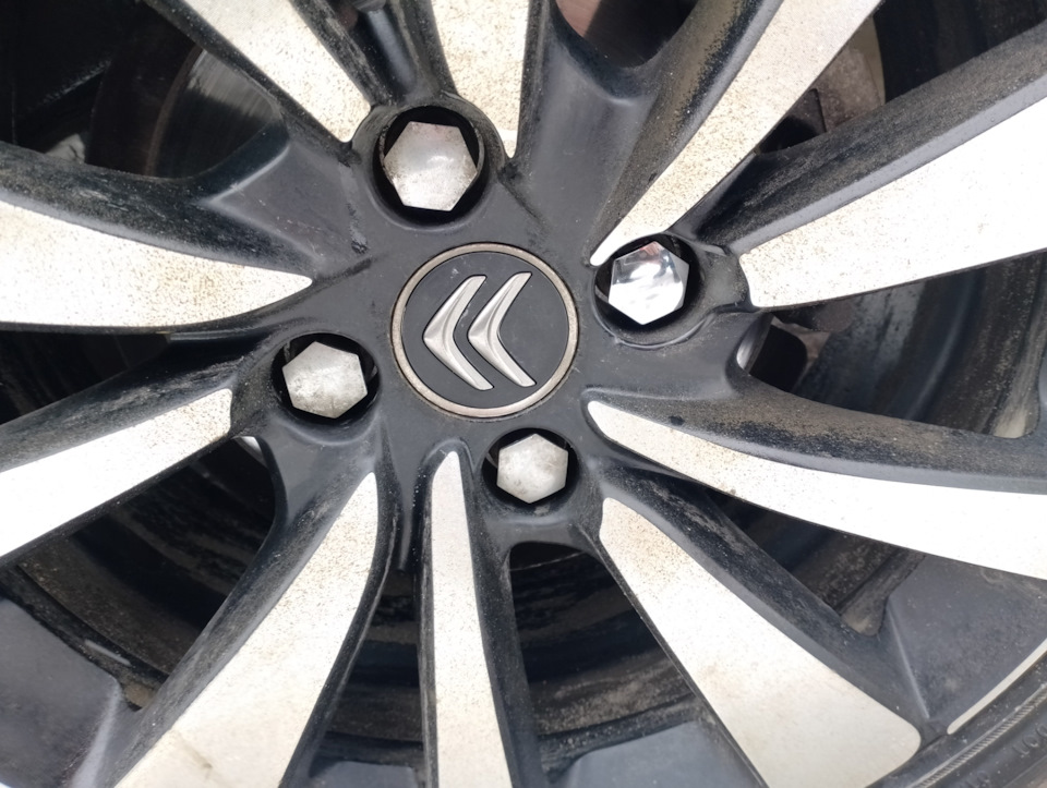 Первые траты — Citroen C4 L, 1,6 л, 2019 года | аксессуары | DRIVE2