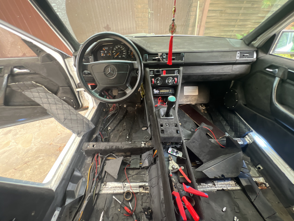 Купил сиденья от S500 в w124 — Mercedes-Benz E-Class (W124), 2,3 л ...