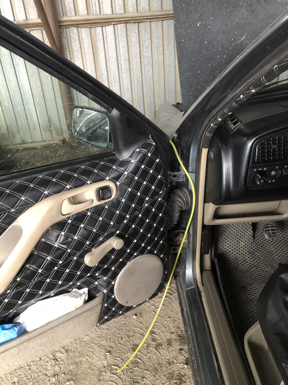 Устраняем течь в салоне — Volkswagen Passat B4 1 8 л 1995 года