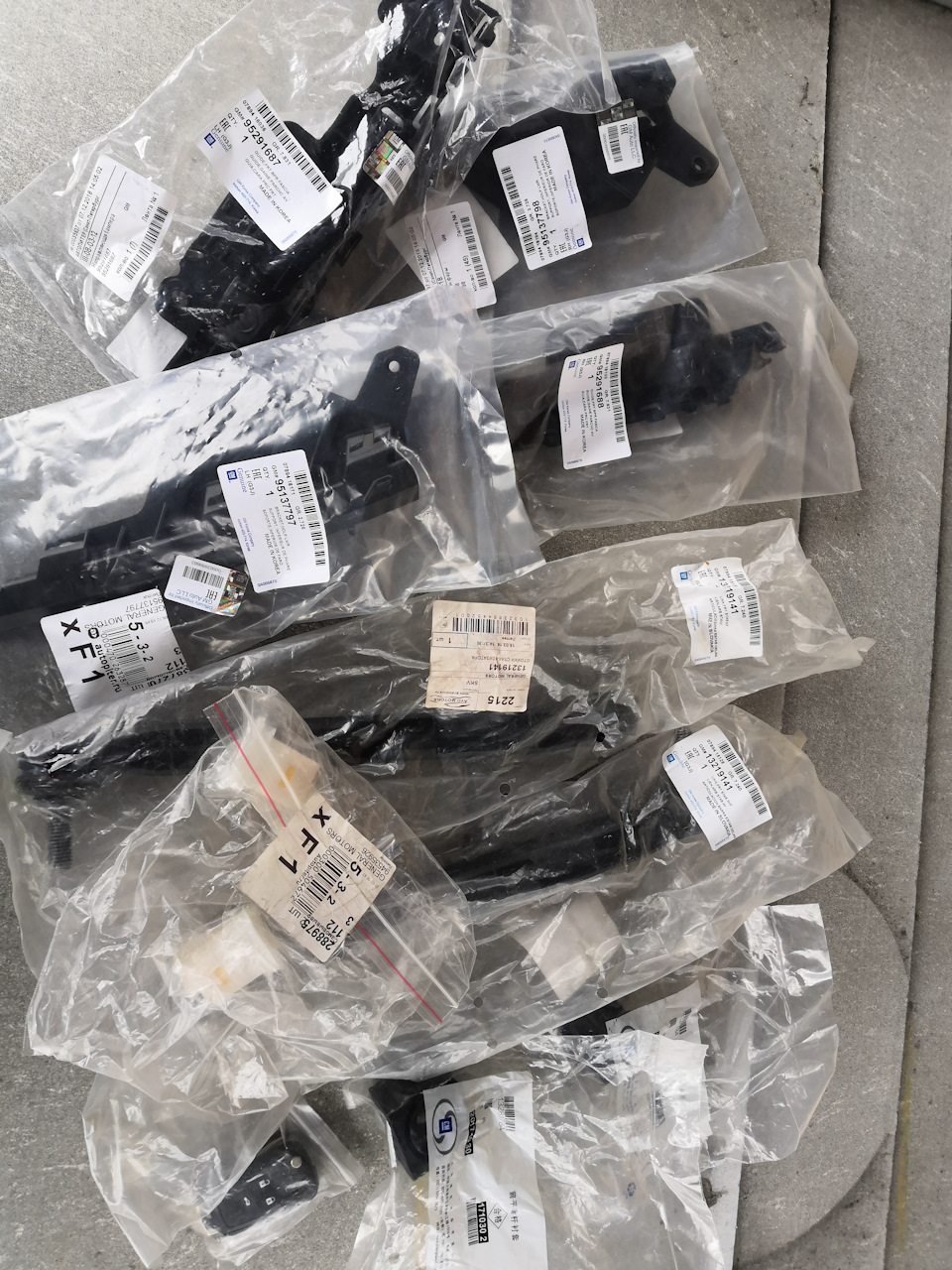 95291687 Направляющая переднего бампера левая / Chevrolet Cruze 10~ GM ...