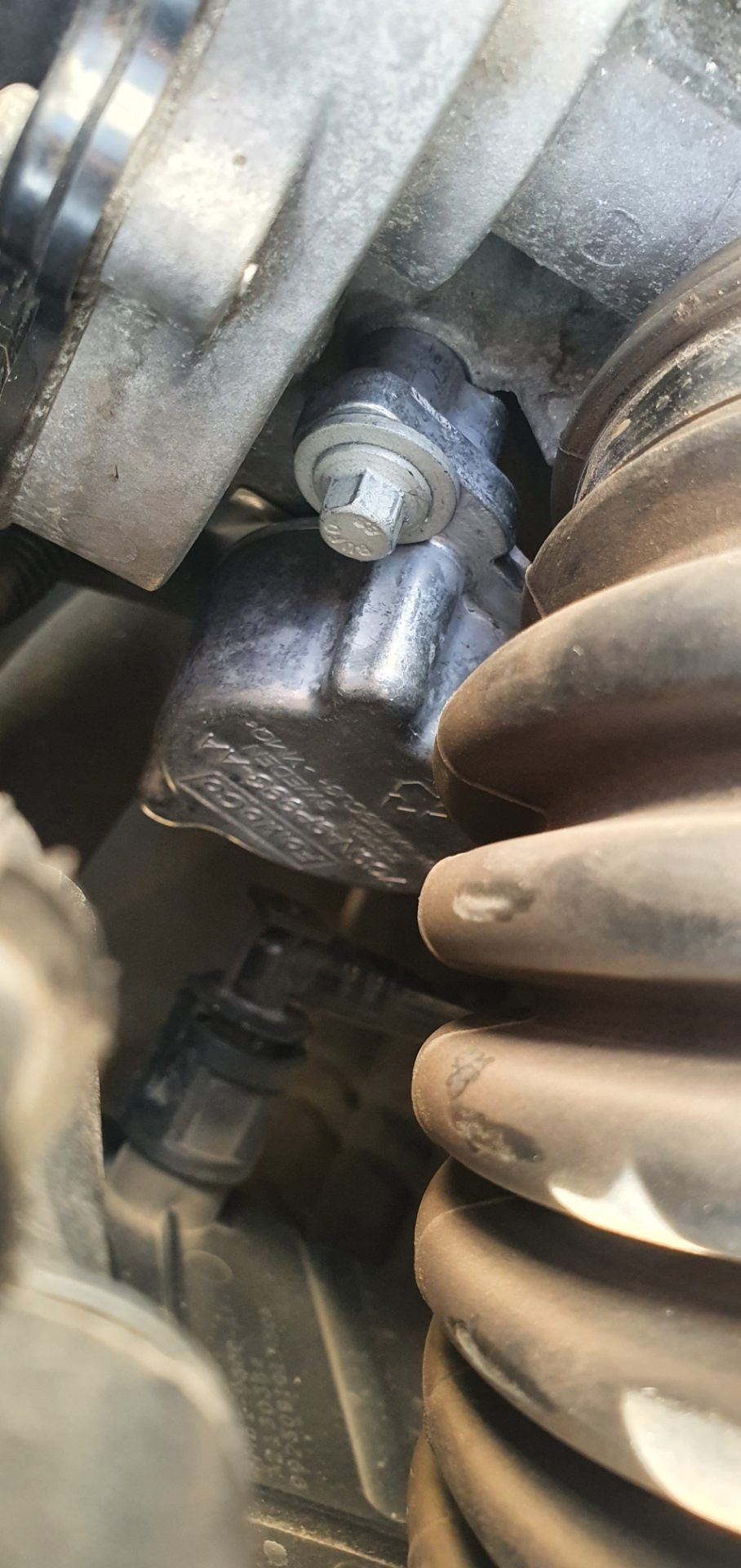 Демпфер на дроссельную заслонку от вольвы. — Ford Focus Hatchback II, 2 ...