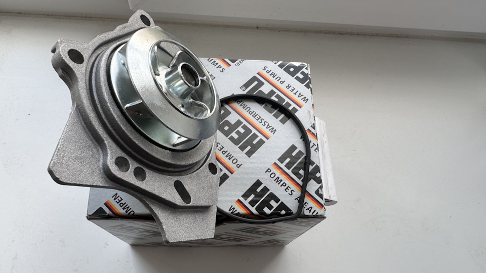 Помпа/Термостат/Теплообменник — SEAT Altea Freetrack, 2 л, 2012 года ...