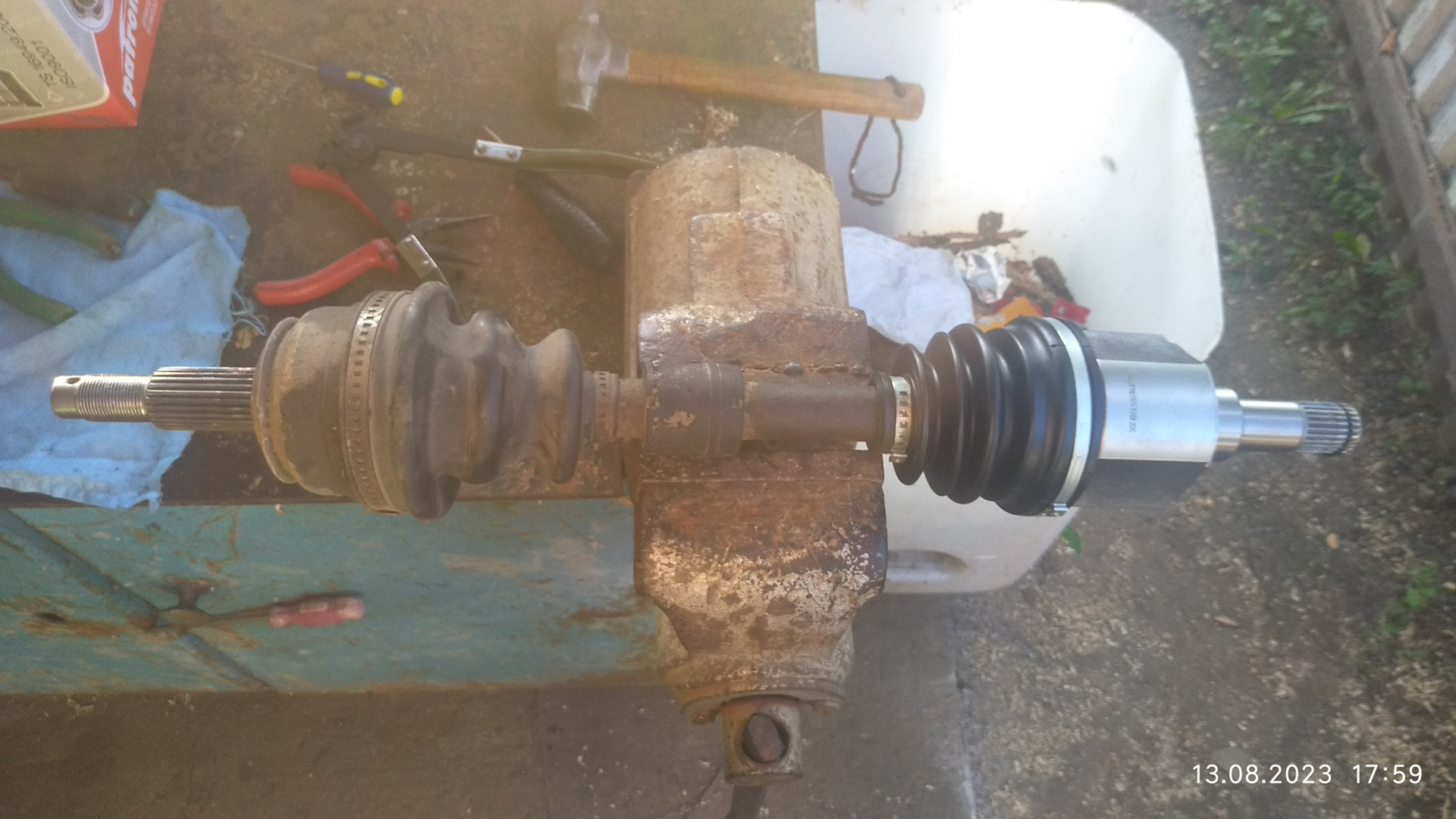 Замена левого трипода (внутреннего ШРУСа) — Dodge Stratus (2G), 2,4 л ...