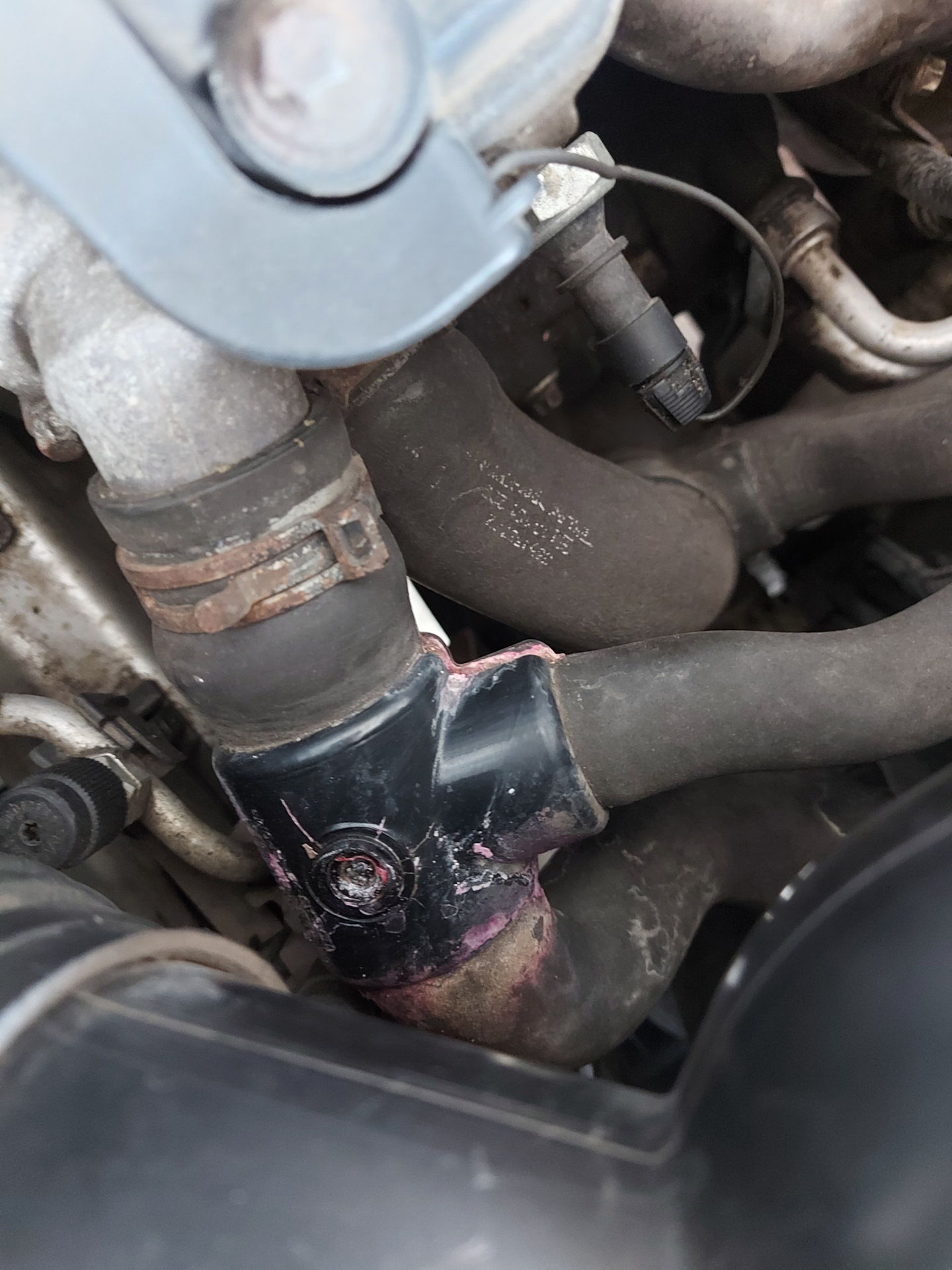 Замена патрубка — Opel Corsa D, 1,4 л, 2008 года | поломка | DRIVE2