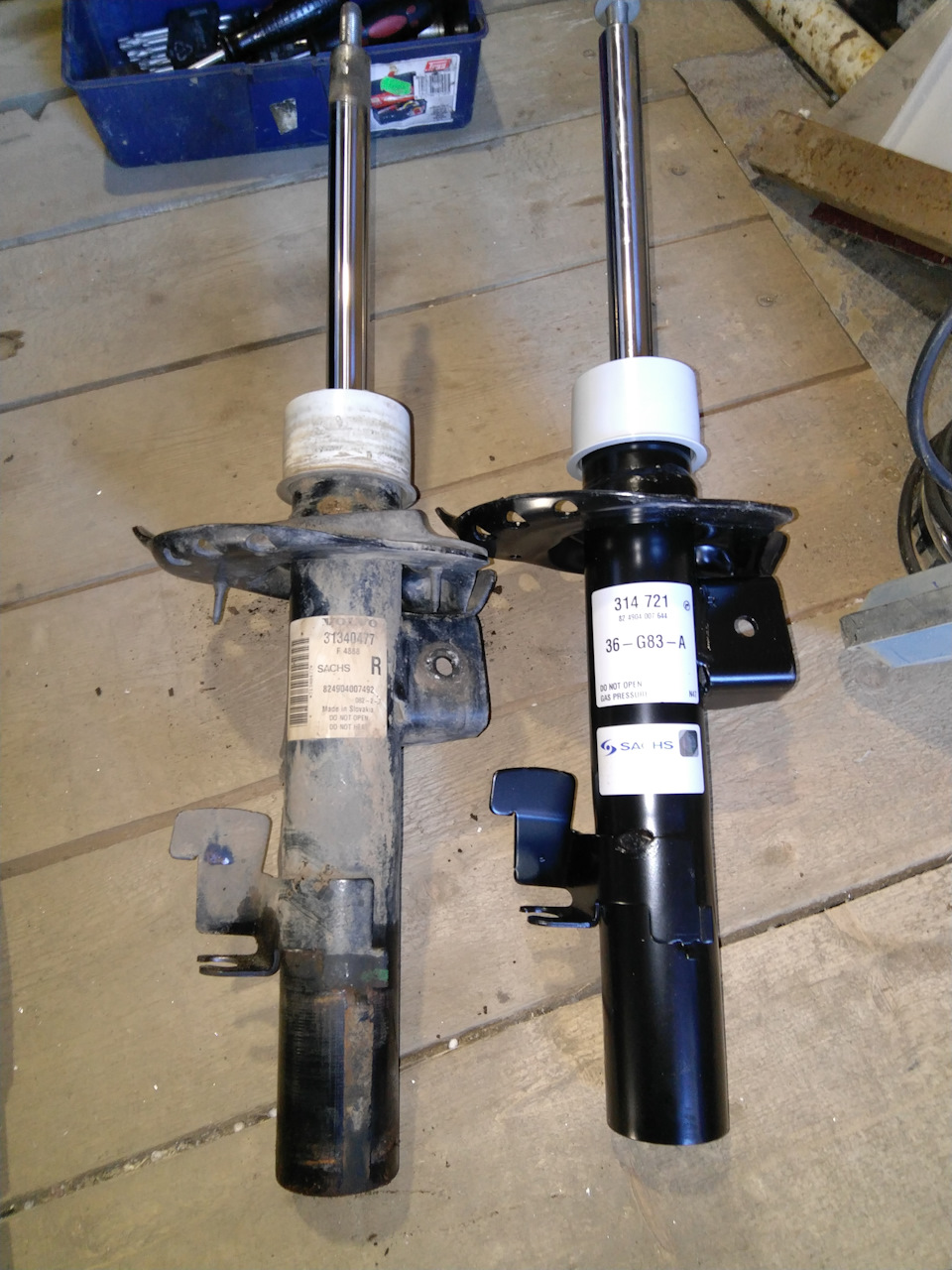 Замена передних амортизаторов — Volvo XC60 (1G), 2,4 л, 2012 года ...