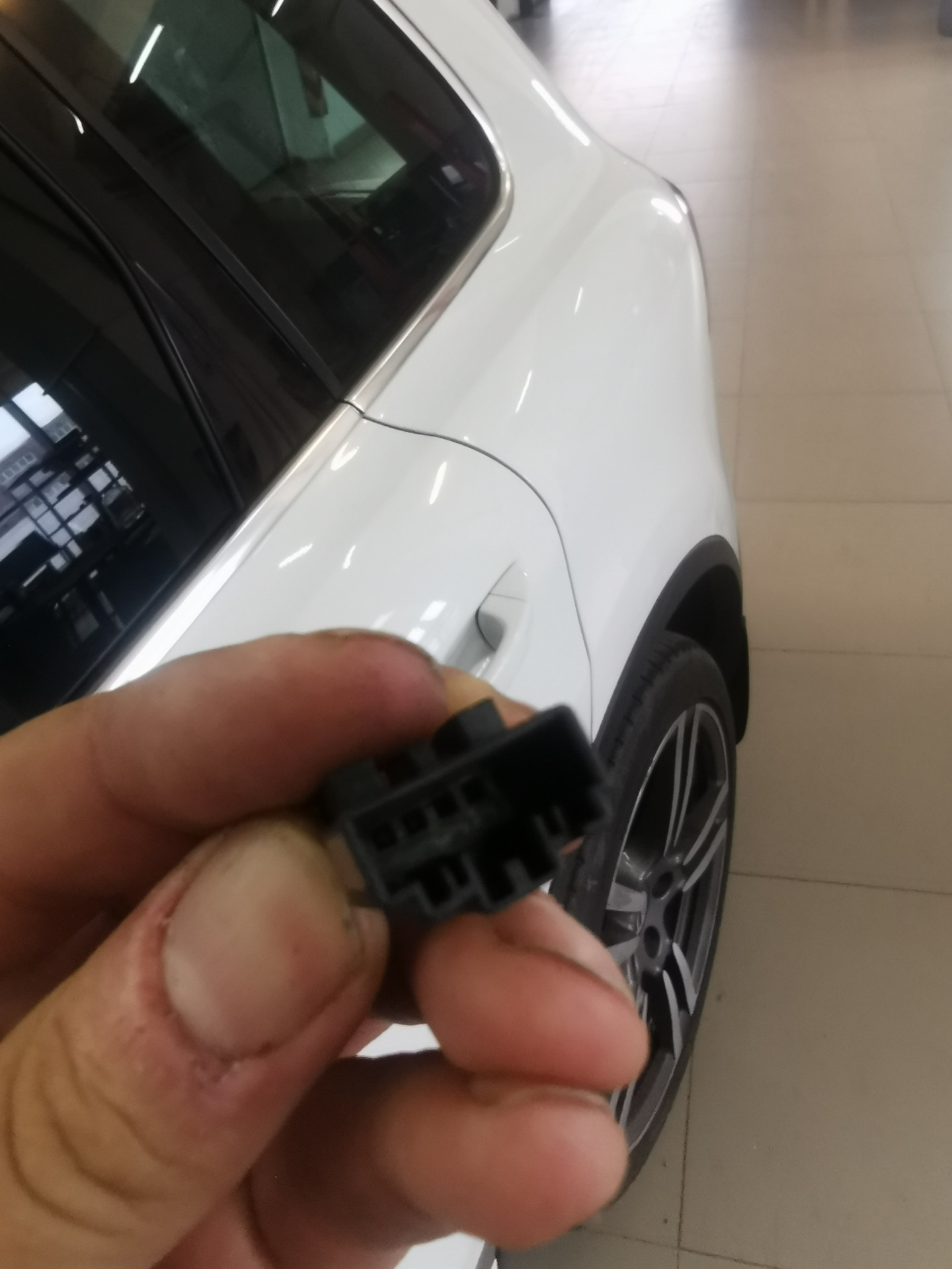 Установка замков ремней безопасности с подсветкой от Audi А8 ...