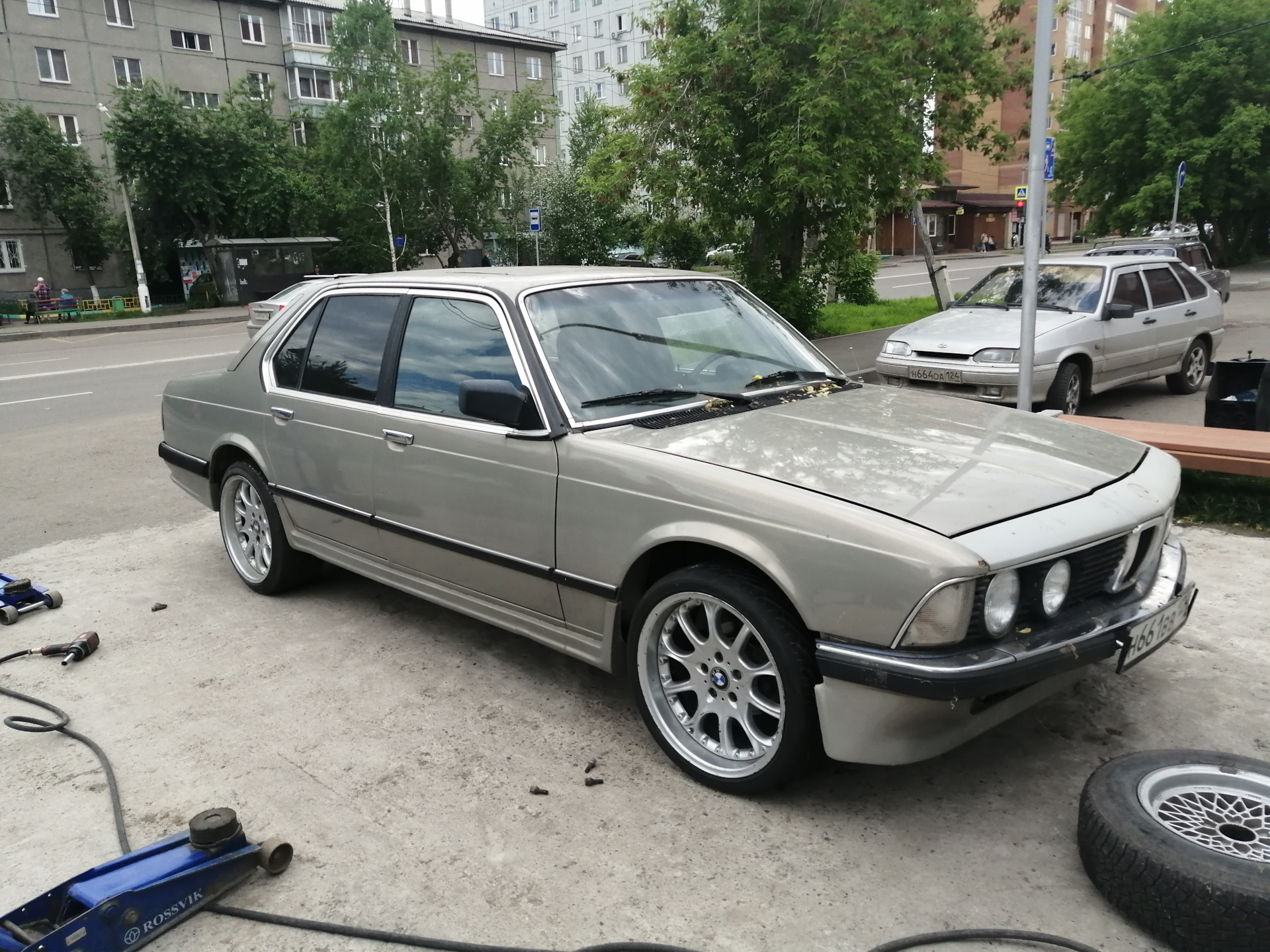 Примерка Hartge r19 nova. — BMW 7 series (E23), 3,5 л, 1984 года | тюнинг | DRIVE2