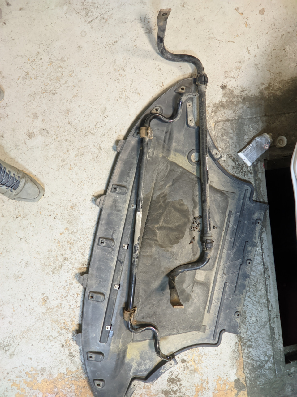 8R0411309C Стабилизатор VAG | Запчасти на DRIVE2