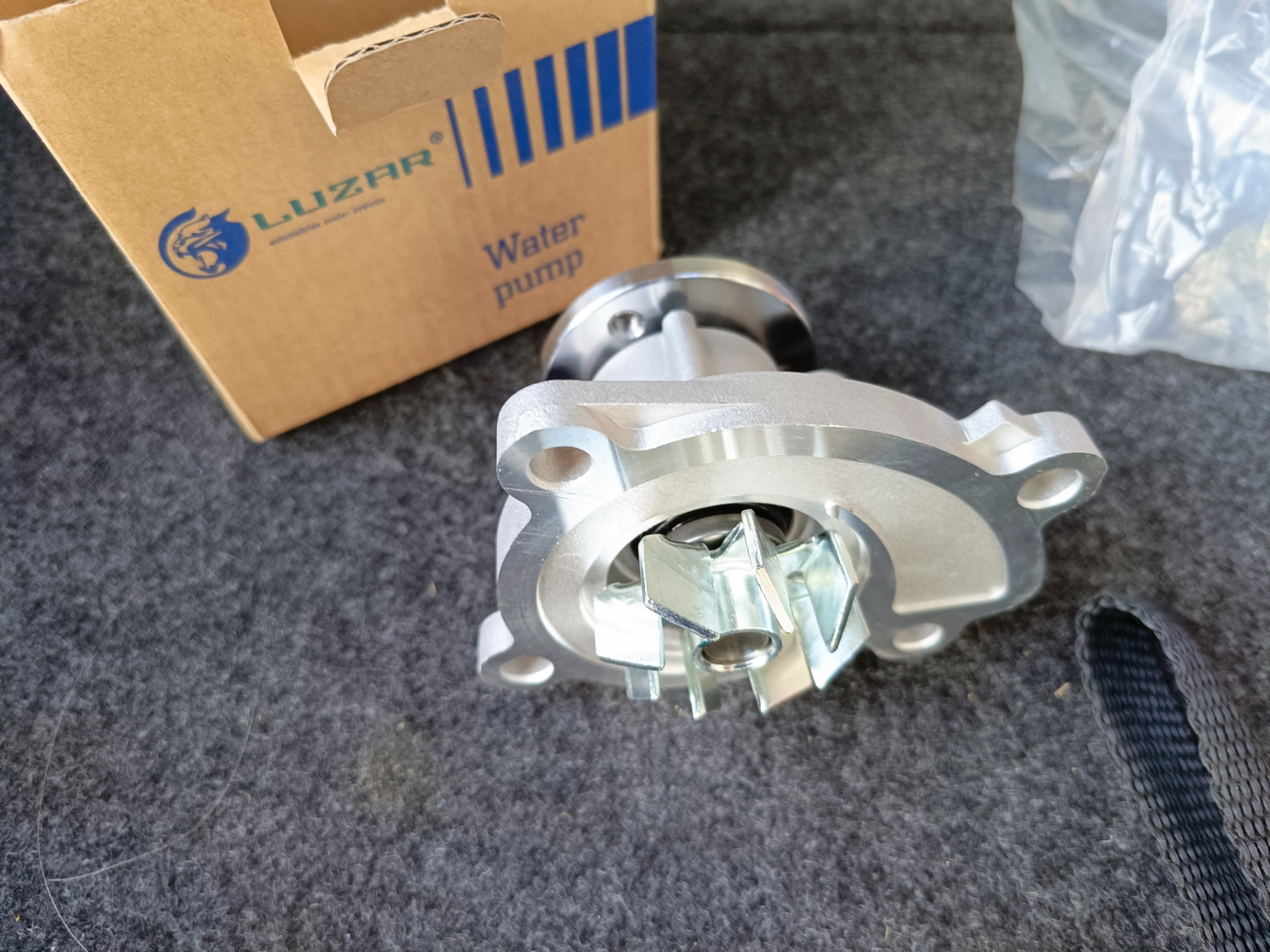 Помпа Luzar — срок службы 100 км — Nissan Tiida (1G), 2011 года | поломка | DRIVE2