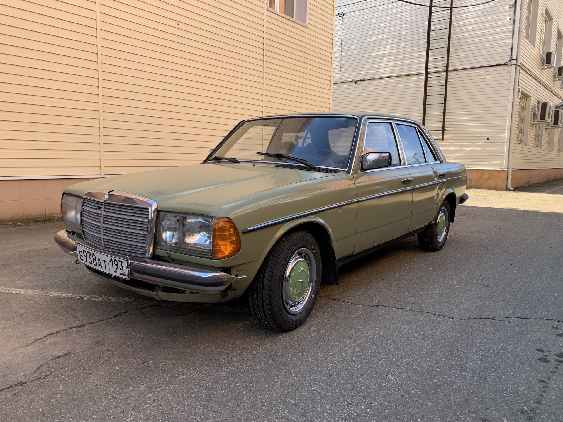 Штампованные колеса. — Mercedes-Benz W123, 2,3 л, 1983 года | колёсные ...