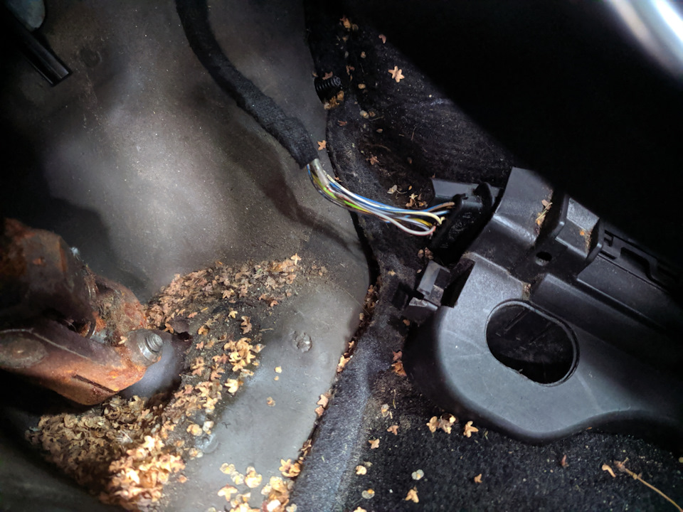 Датчики 1/2 положения педали акселератора-G79+G185 — Volkswagen Passat ...