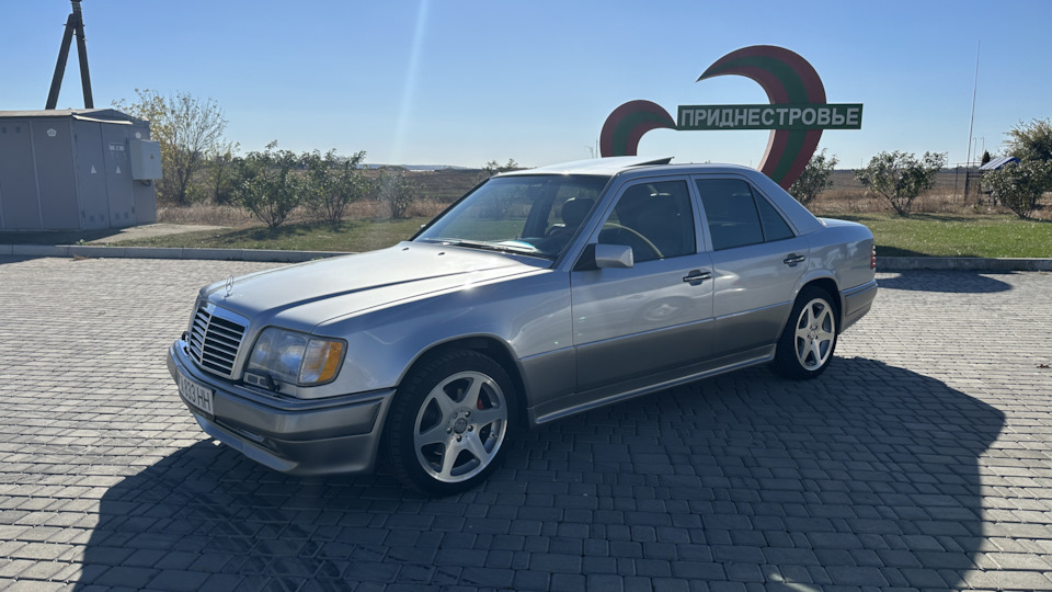 Видео эктерьера Mercedes-Benz W124 E320 LLORD AMG Style. — Mercedes ...