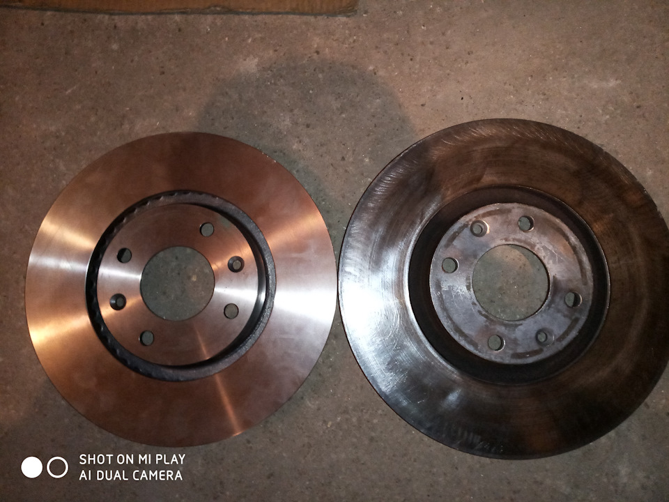 Передние тормоза 302мм, замена опорных подушек и подшипников передних ...