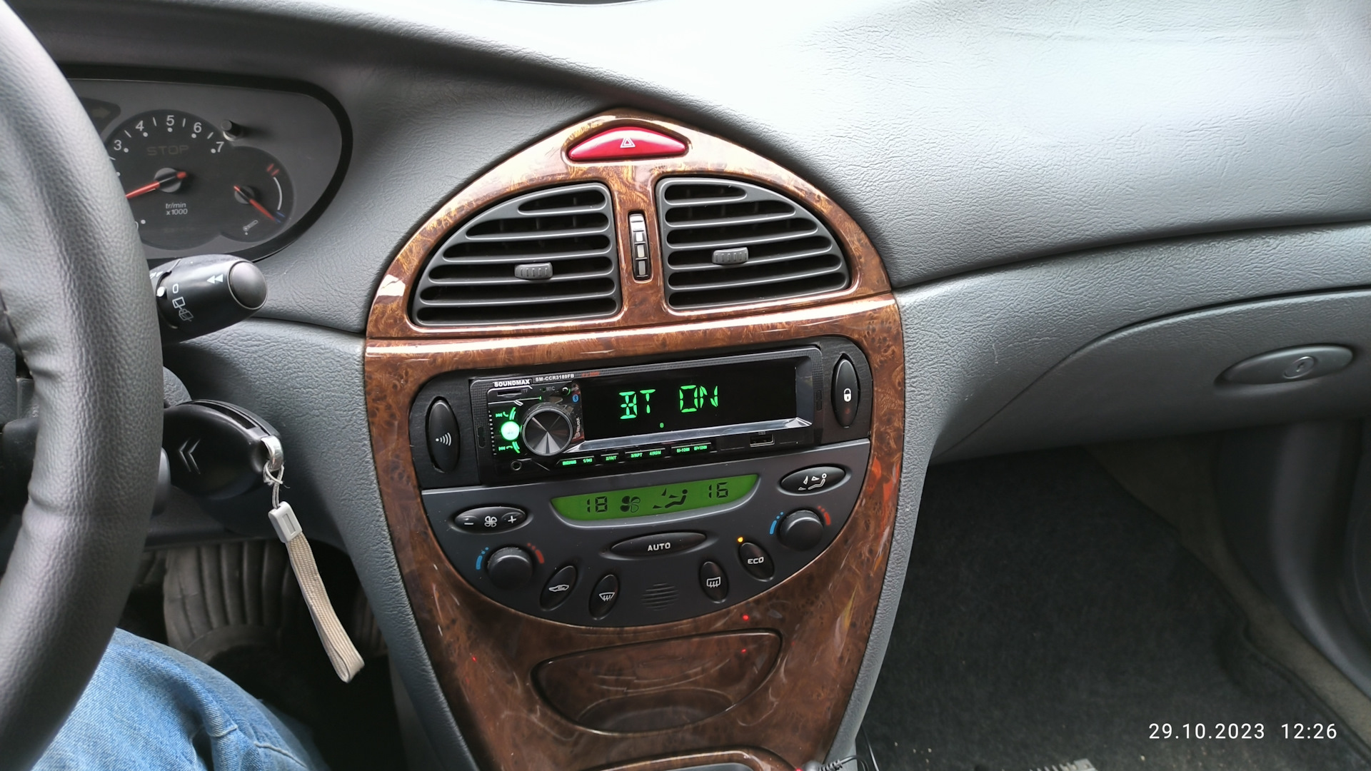 Магнитола — Citroen C5 (1G), 2 л, 2002 года | аксессуары | DRIVE2