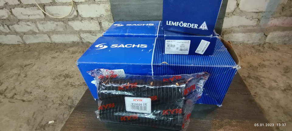 Замена передних амортизаторов Ford focus2 — Ford Focus Wagon II, 1,6 л ...