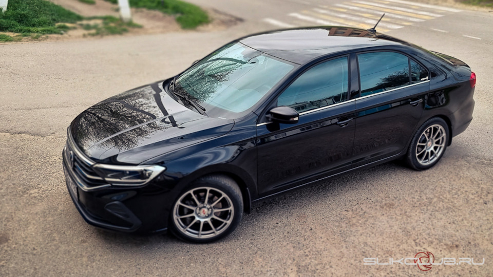 Снижение цен и кованые диски Slik L777 EVO HPB для VW Polo ...