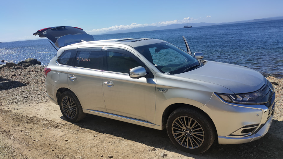 Mitsubishi Outlander PHEV 2.4 гибридный (Plug-in) 2018 | на DRIVE2