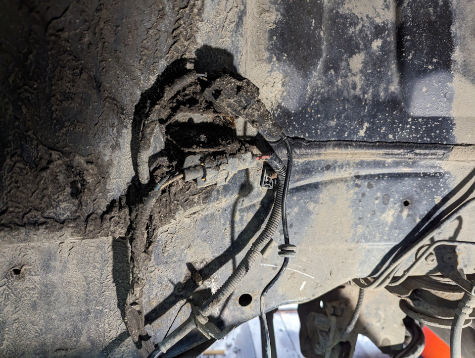 Замена задних опор, амортизаторов и других деталей подвески — Land ...