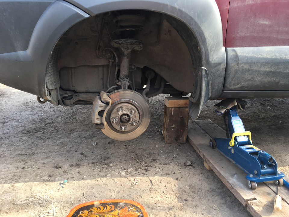 Поменял передние амортизаторы — Hyundai Tucson (JM), 2 л, 2008 года ...