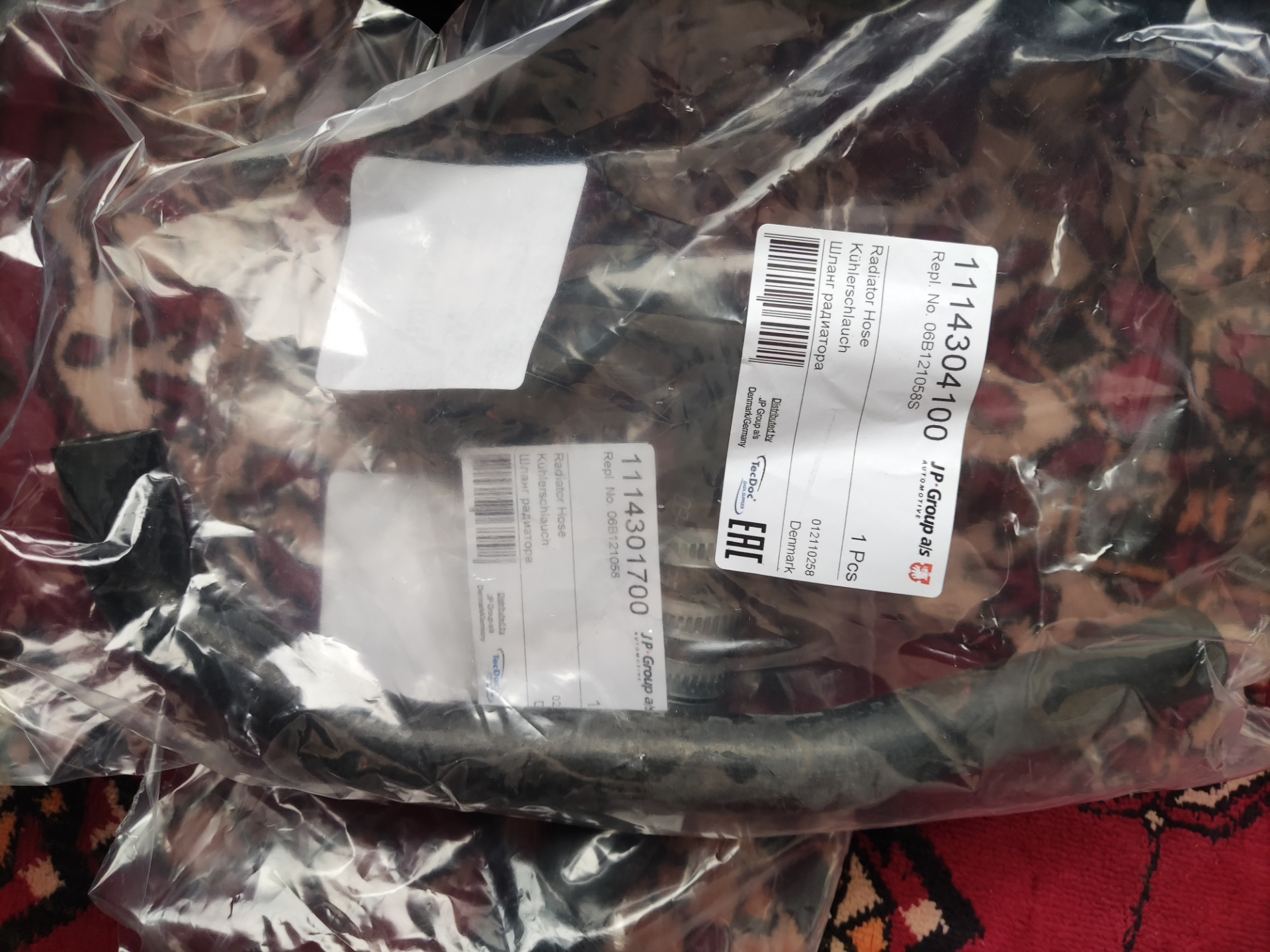 Замена патрубков теплообменника — Volkswagen Passat B5, 1,8 л, 2002 ...