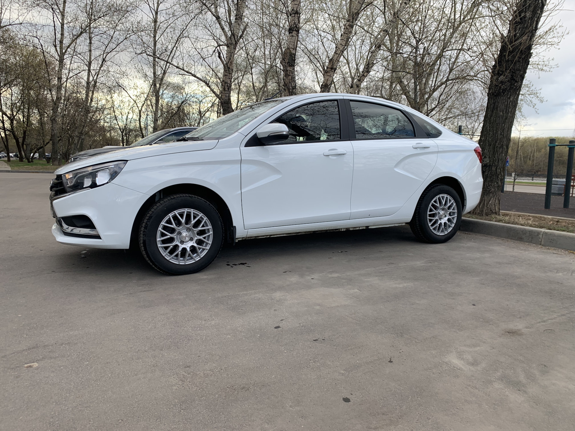 Диски R15 — Lada Vesta, 1,6 л, 2021 года | колёсные диски | DRIVE2