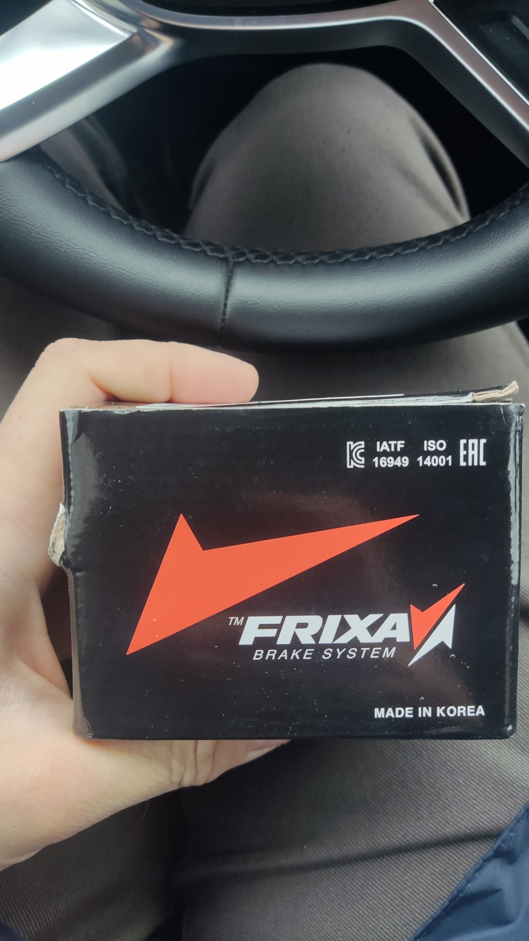 Обслуживание передних тормозов — Renault Logan (1G), 1,6 л, 2010 года ...