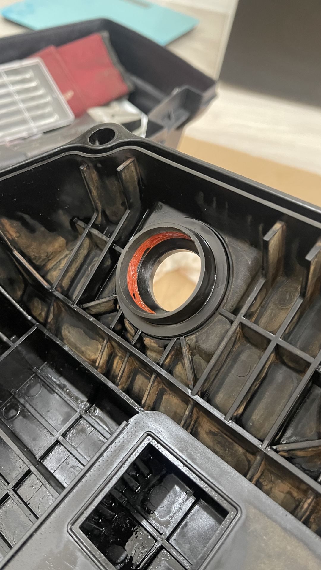 Замена уплотнений свечных колодцев 6b31 — Mitsubishi Outlander XL, 3 л ...