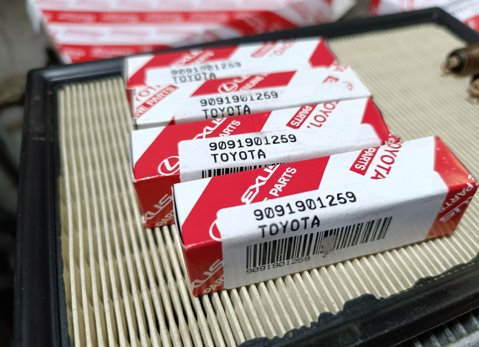 Плановое ТО, замена свечей — Lexus ES 300h (XV60), 2,5 л, 2012 года ...