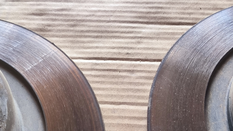 Задние тормозные диски на Chevrolet Equinox (3G). Б/у | 9 000 ₽ в ...