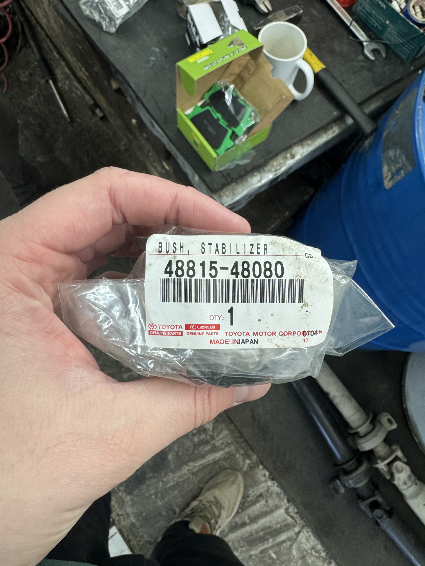 Замена резины на переднем стабилизаторе. — Toyota Harrier Hybrid (3G ...